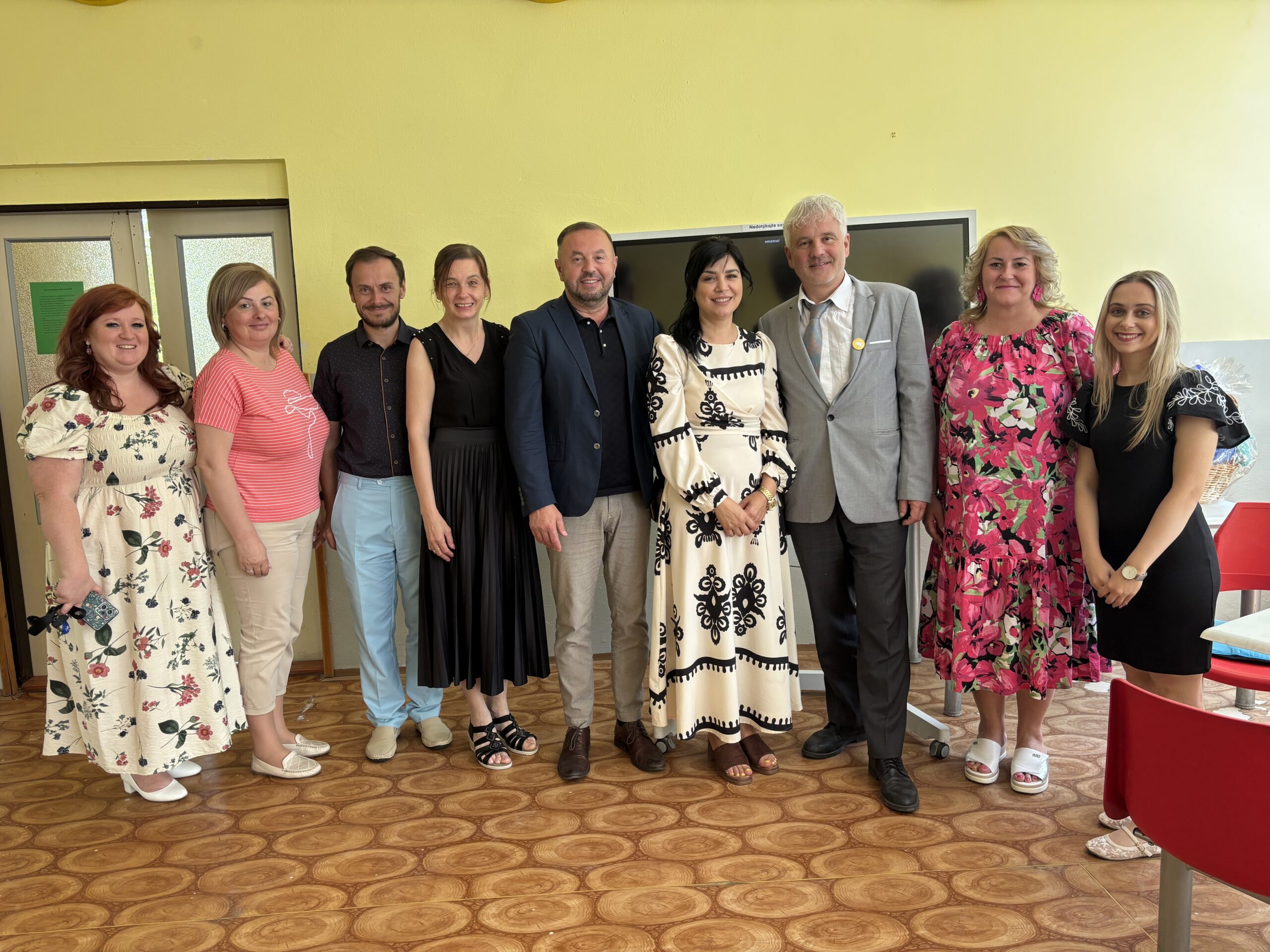 Spolupráca, ktorá vytvára hodnoty: Networking základných škôl, Úradu ...